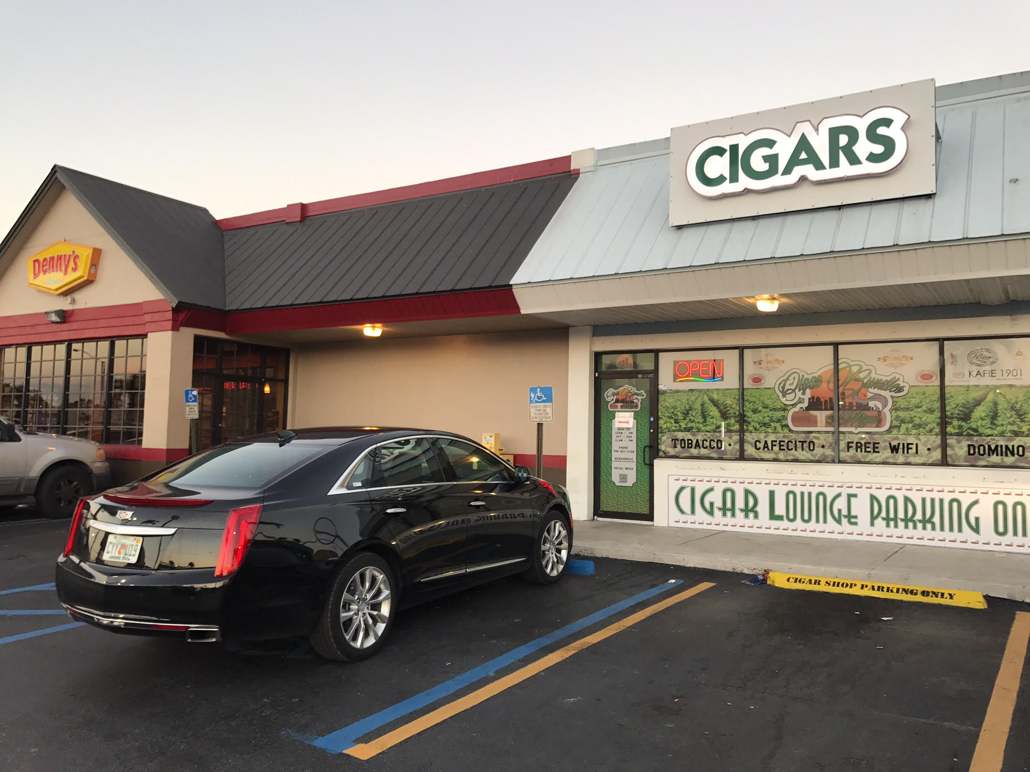 Keys Gate Lounge-Cigar Bundles of Miami Cigar Lounge Florida City Cigars